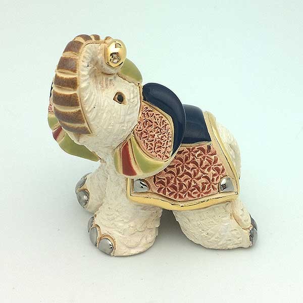 Preciosa reproducción de un elefante Indú.