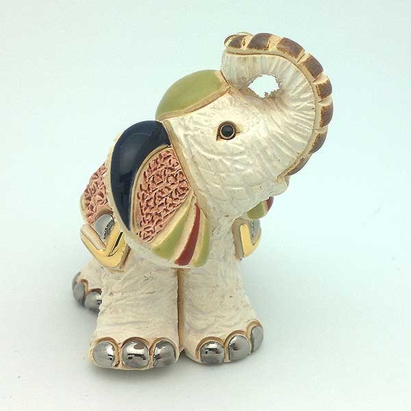 Preciosa reproducción de un elefante Indú.