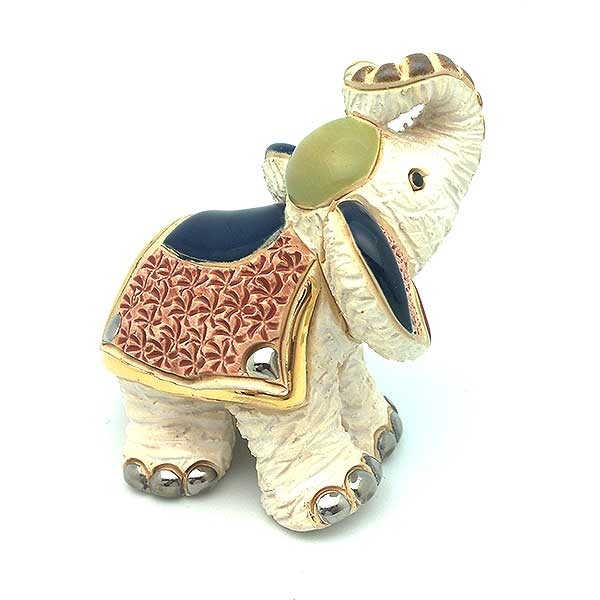 Preciosa reproducción de un elefante Indú.