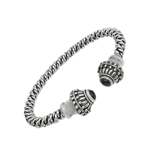 Thick interlocking torque with jet: in silver and jet.