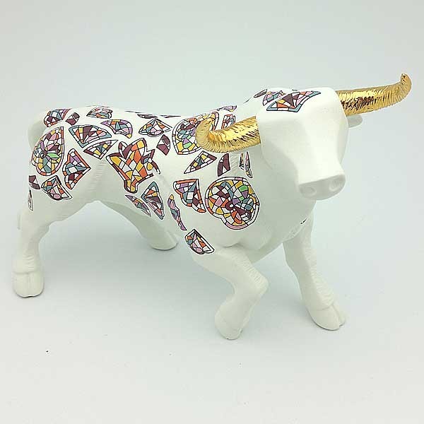 Toro Grande, de color blanco, de la serie Memory's de Nadal Studio.